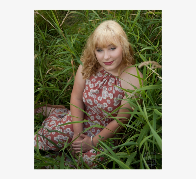 017 Senior Girl Sitting In Grass Morrice High School Transparent PNG ...